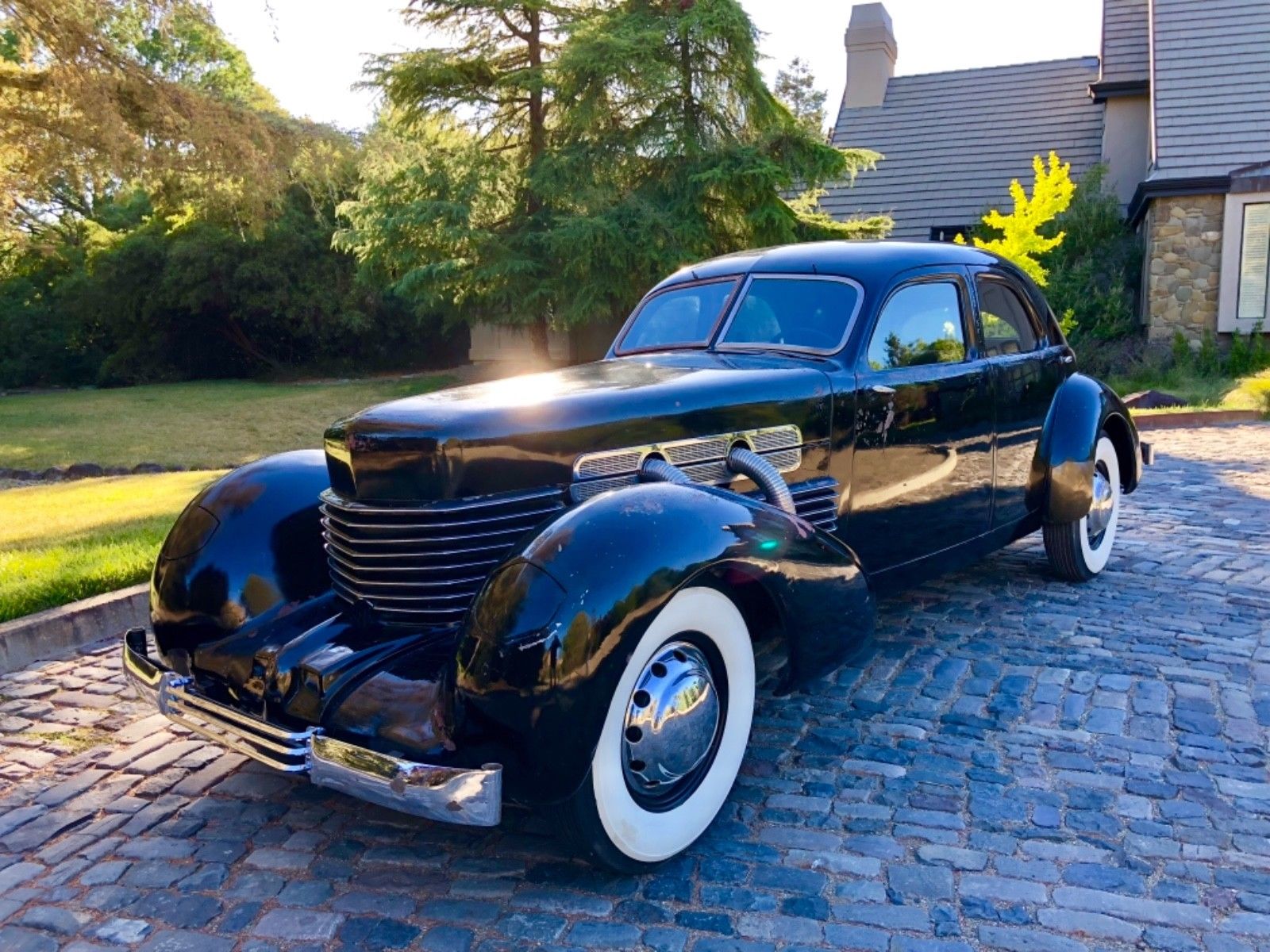 1937 Cord 812 na prodej